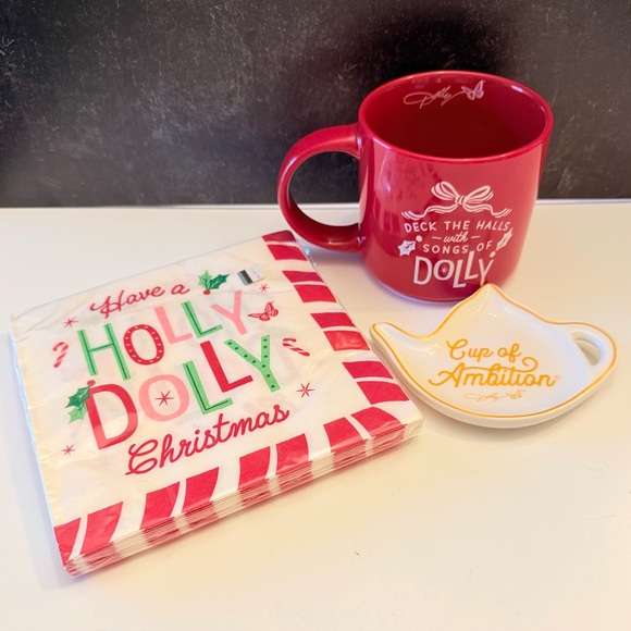 Dolly Parton | Holiday | Festive Red Dolly Parton Mug And Napkin Set ...